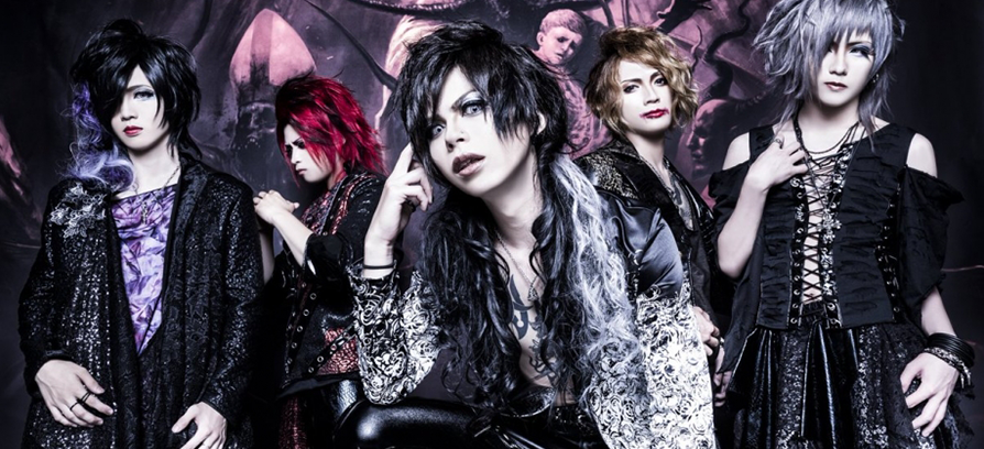 DEVILOOF // Devil’s Proof: Bare your fangs and go wild – Arlequin Magazine
